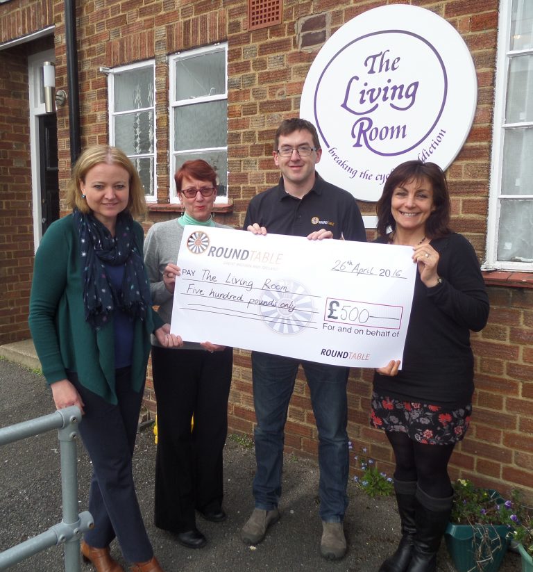 A £500 donation brings brings relief to addicted people through Art therapy – St Albans Round Table
